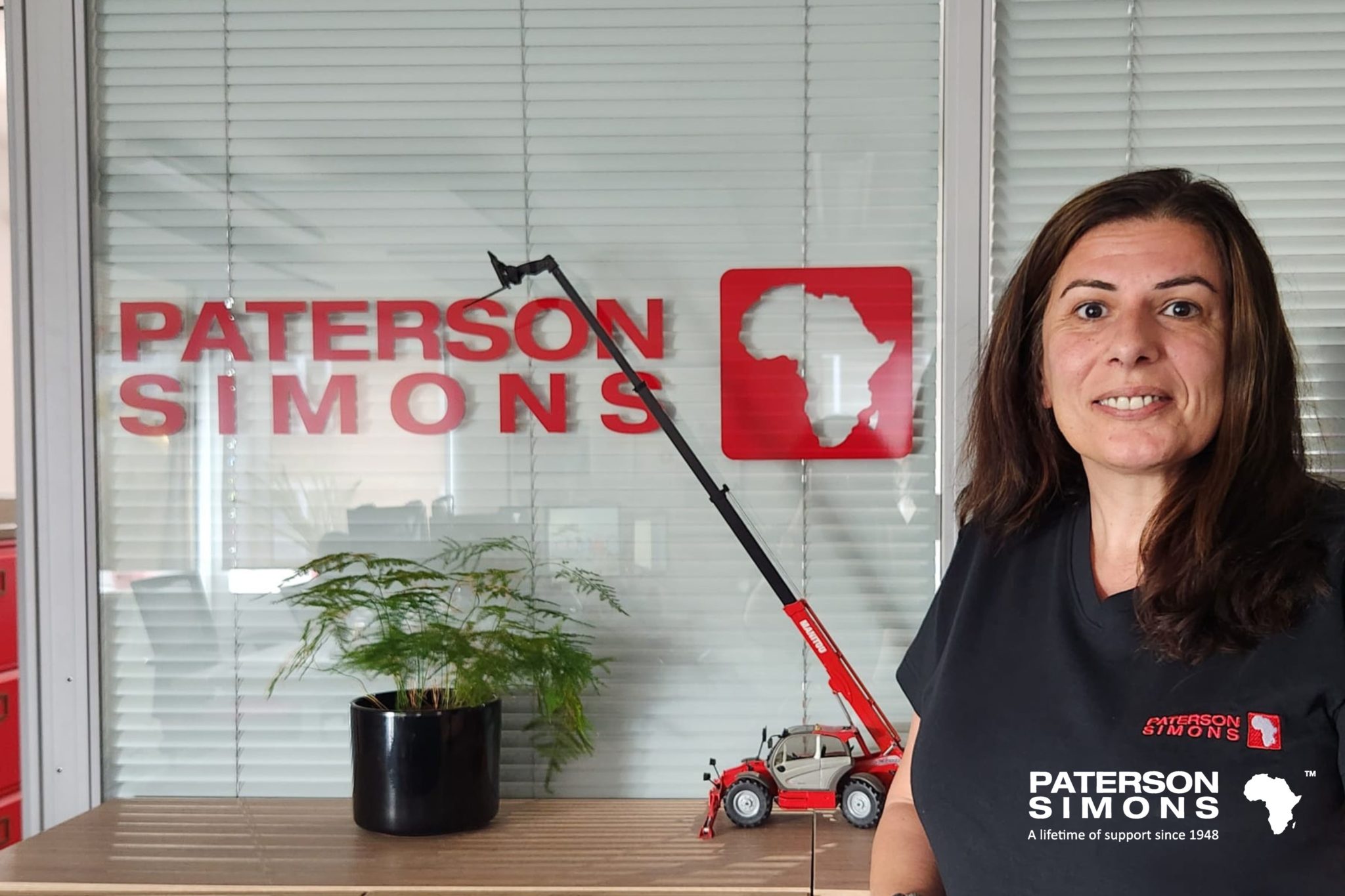 PATERSON SIMONS ACCUEILLE ISABEL SPAVINS DANS L’EQUIPE PIECES | Paterson Simons